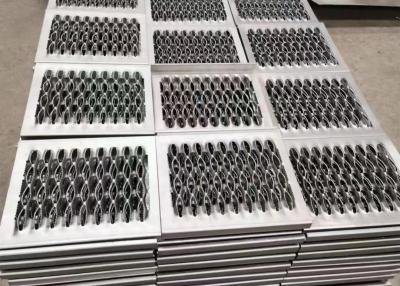 China S275JR Hot Dipped Galvanized Steel Grating 30-60mm Pitch with 25-75mm Bearing Bars for Industrial Platforms for sale