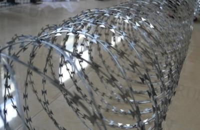 China 600mm HDG BTO-16 5 Clamps 100 Loops Anti Climbing Border Using Container Razor Wire for sale