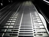 China Stainless Steel Oval Hole Perforated Punched Mesh Decorated Metal Sheet for sale