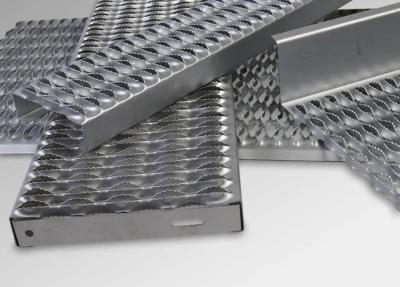 China Walkway Platform Anti-Slip Safety Plank Grating/Perforated Stainless Steel Stairs Grip Strut for sale