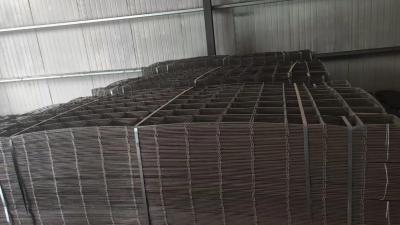 China 3.4mm Wire*15 X 15 Cm Mesh *2.15 * 6m Black Welded Wire Mesh Panel for Construction for sale