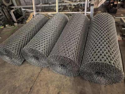 China Hot Dipped Galvanized Barbed Bto-22 Concertina Razor Wire 450mm Coil Diameter for sale