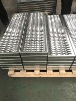 China Heavy Duty Diamond Holes Grip Strut Plank Catwalk Grating/Grip Struct Perforated Steel Grating for sale