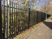 China Easy-to-Assemble Galvanized Heavy Duty Palisade Garden Perimeter Fence Security Fencing for Yard for sale