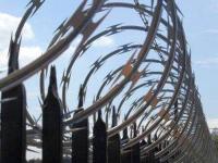China Factory Wholesale Price Durable Galvanized Steel Concertina Bto10 Bto12 Bto22 Razor Wire Mesh Fence for sale