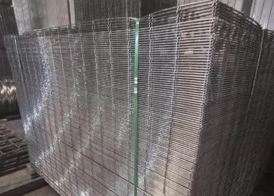 China Uniform Hole and Flat Surface Stainless Steel Welded Wire Mesh 1/4