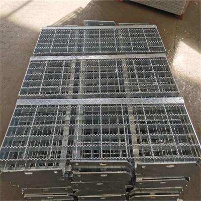 China Heavy Duty Stainless Steel Grating for Sturdy Inspection Stairs for sale