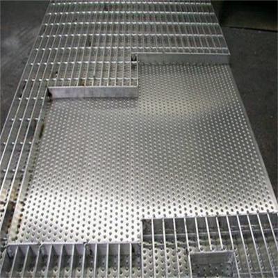 China Slip-Resistant Serrated Tooth Shape Hot Galvanized Drainage Cover Steel Grating for Oil Gas Platforms for sale