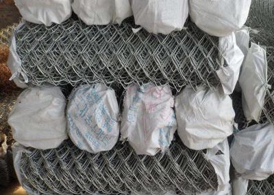 China Galvanized Diamond Wire Mesh Fence Roll Tennis Court Fencing Products for sale