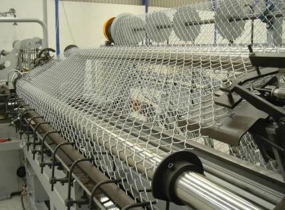 China Basketball Court Chain Link Fence 36 Inch Galvanized Chain Link Fence Roll for sale