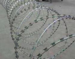 China Reliable Durable Anti-Climb Widely Applications Rolls Razor Blade Barbed Wire for sale