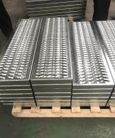 China Factory Supply High Quality Hot Dipped Galvanized Stainless Catwalk Steel Grating/ Punched Decking/Grip Strut/Safety Grating for sale