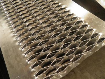 China Heavy Duty Walkway Channel Grip Strut Perforated Metal Plank Grating for sale