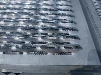 China Anti Slide Stainless Steel Safety Grating with Grip Strut for sale