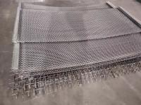 China Heavy-Duty Welded Iron Wire Mesh for Gold Mining Trommel Screen for sale
