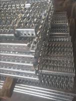 China Anti-Slip Maximum Slip Resistance Grip Strut Grating Stairs Treads Safety Grating Perforated Plank for sale