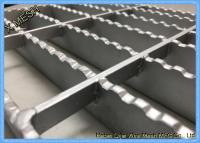 China Press Locked Galvanized Steel Grating 40x100mm Pitch with 83.3% Drainage Area for Industrial Platforms for sale