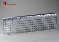 China Galvanized Welded Steel Bar Grating Stair Steps 600-1200mm Length DIN 24531 Compliant for sale
