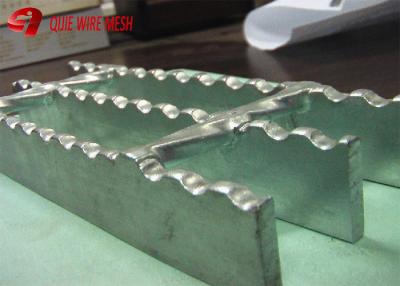 China Welded Steel Grating 20-100mm Bearing Bars with Hot-Dip Galvanized Coating for Industrial Platforms and Walkways for sale