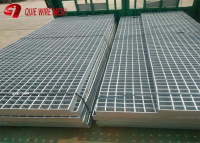 China Galvanized Steel Traffic Plates & Serrated Bar Grating - 20-70mm Height, 2-5mm Thickness for Industrial Flooring for sale