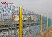 China Powder Coated 3D Curved Metal Fence Welded Wire Mesh Panel Fence With Peach Post for sale
