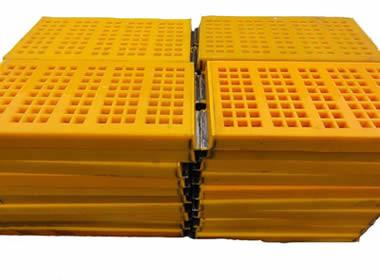China Modular Tensioned Mining Screen Mesh Pu Screen Transverse And Longitudinal for sale