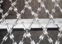 China Welded Galvanized Concertina Razor Barbed Wire Fencing - 2.6m Height with 450mm Razor Wire Coils for sale