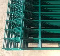 China 1.8 M High 3d Curved Metal Welded Steel Iron Wire Mesh Fencing for sale