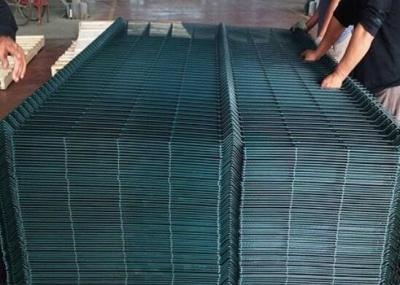 China PVC Coated 3D Curved Wire Mesh Fence with Peach Post - 1030mm to 2430mm Height, 50x200mm Mesh for sale