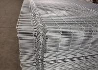 China Corrosion Resistance Hot Dipped Galvanized Curved Metal Fence With Peach Type Post for sale