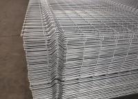 China Corrosion Resistance Hot Dipped Galvanized Curved Metal Fence With Peach Type Post for sale