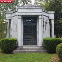 China Outdoor Large Luxurious American Big Size Granite Family Mausoleum with Bronze Horse Statue for sale