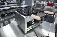 China Commercial Taiyaki Maker 110v-220v with Electricity Power Source and Stainless Steel Material for sale