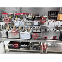 China Non-stick Plate Electric Waffle Maker Machine 1300W for Snack Bar Long Service Life for sale