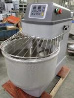 China Clockwise Mixing Direction Spiral Dough Mixer with 14-28 Rpm Mixing Speed for sale