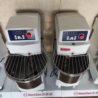 China Custom Bread Pizza Dough Mixer Machine Electric Bakery Floor Planetary Stand for sale