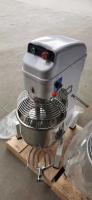 China Heavy Duty Commercial Food Mixer 15Qt 600W 3 Speeds Adjustable 118/234/460RPM for sale