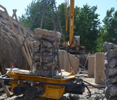 China Square Pile Cutting Equipment Hydraulic Breaker Hire 30mpa Max Crowd Pressure for sale