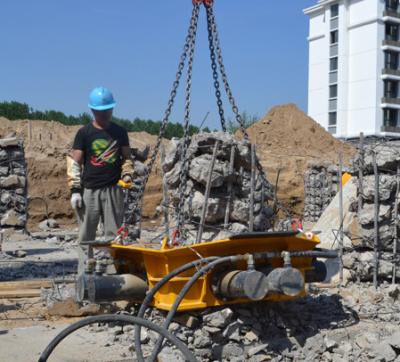 China Concrete Hydraulic Pile Breaker For Round Pile Foundation Equipment 280KN Rod Pressure for sale