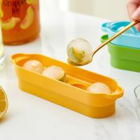 China 4 Grid Creative Plastic Silicone Ice Cube Moulds Reusable Round Ice Ball Tray for sale