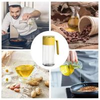 China Gravity Automatically Open Close Oil Dispenser Bottle Leakproof 550ml With Pourer for sale