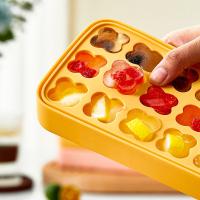 China Resuable Four Leaf Clover Personalized Silicone Ice Cube Mold  4 Colors for sale