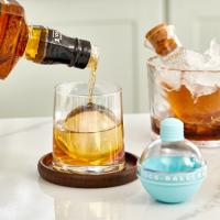 China DIY Leak Free Silicone Ice Cube Trays Easy Release Large Round For Magic Whisky Ice for sale