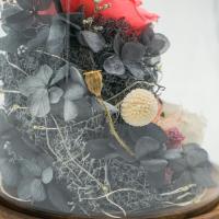 China Wedding Decoration Transparent Glass Dome Flower With No Humidity / No Direct Sunlight for sale