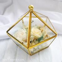 China Metal Framed 15*15*14CM 4-5cm Preserved Rose Glass Dome for sale