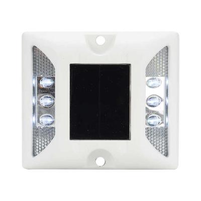 China Solar LED Coloured Road Studs Aluminium Alloy 40T Load Capacity 6 LEDs Flashed for sale
