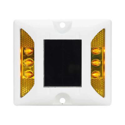 China High Brightness Solar Road Stud Light Reflectors IP68 Waterproof Highways for sale