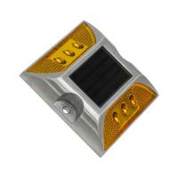 China IP68 Solar Powered Aluminum Road Stud 105x105mm 20T Load Capacity for Traffic Safety for sale