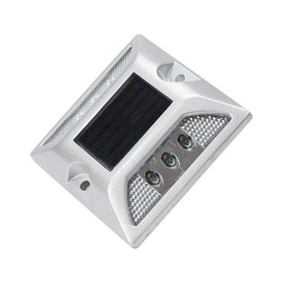 China Anti UV PC Solar LED Road Marker Aluminium Casting Road Stud Light 115x110x23mm IP68 for sale