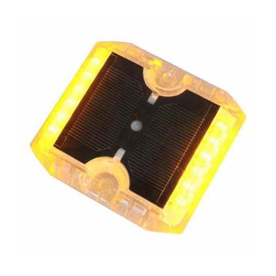 China CE Solar Road Markers Dustproof Flashing Mode Yellow Raised Road Markers 20Tons Load Capacity IP68 for sale